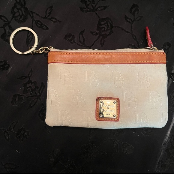 Dooney & Bourke | Bags | Dooney Bourke Offwhite Oatmeal Coin Purse ...